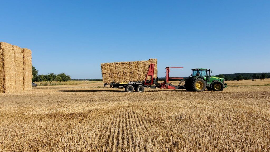 Hay Trailer – STACKPRO7200 Square Bale Farm Trailer | Anderson Group
