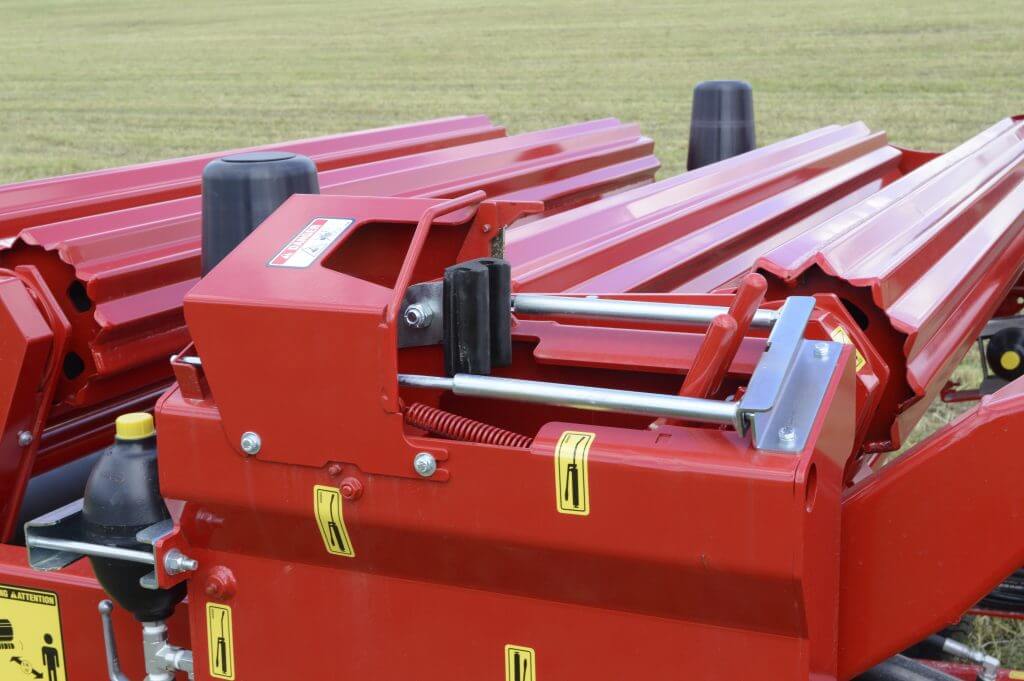 Farm Implements: 800HS Single Round & Square Bale Wrapper | Anderson Group