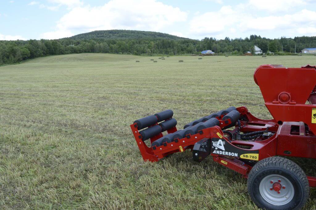 Farm Implements: 800HS Single Round & Square Bale Wrapper | Anderson Group