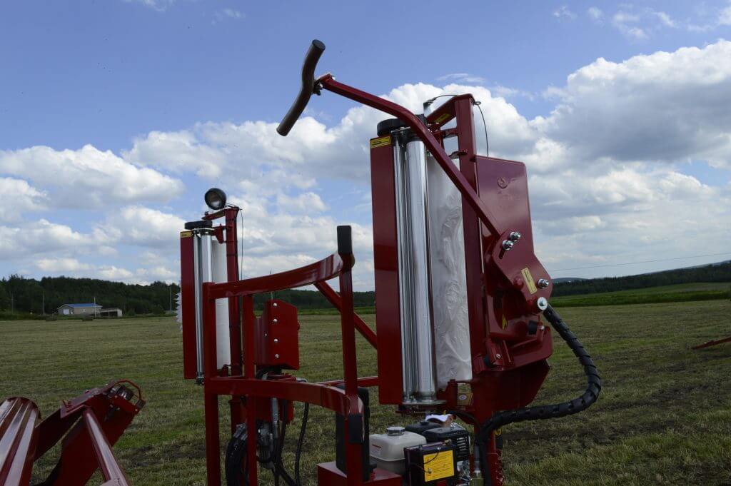 Farm Implements: 800HS Single Round & Square Bale Wrapper | Anderson Group